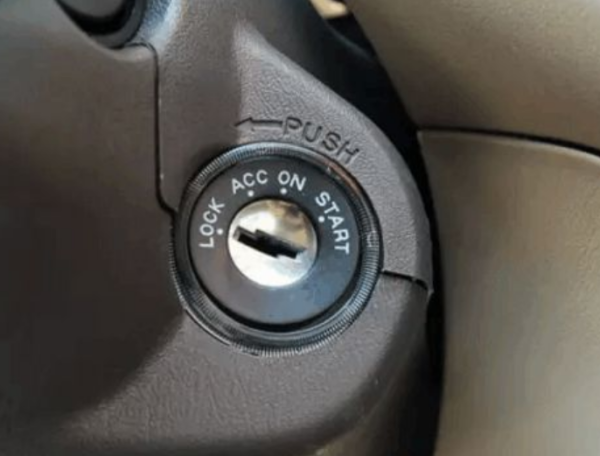 汽车点火开关的START、ON、ACC、LOCK四个挡位表示什么_acc档-CSDN博客