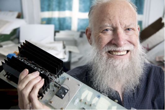 鲍勃·维德拉（Bob Widlar），他不仅是一位优秀的硬件工程师，还是一位传奇人物。...-CSDN博客